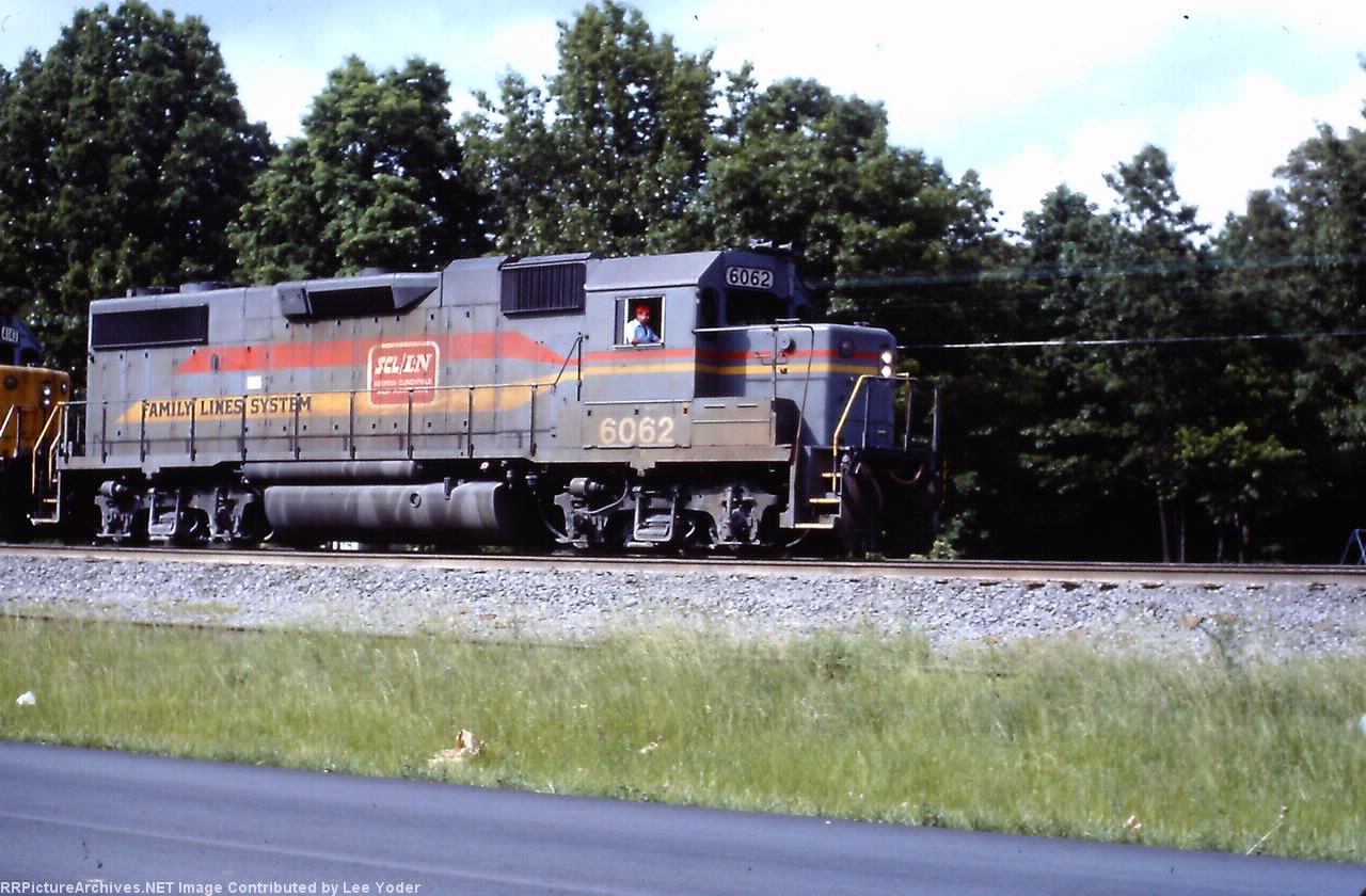SBD 6062 GP38-2